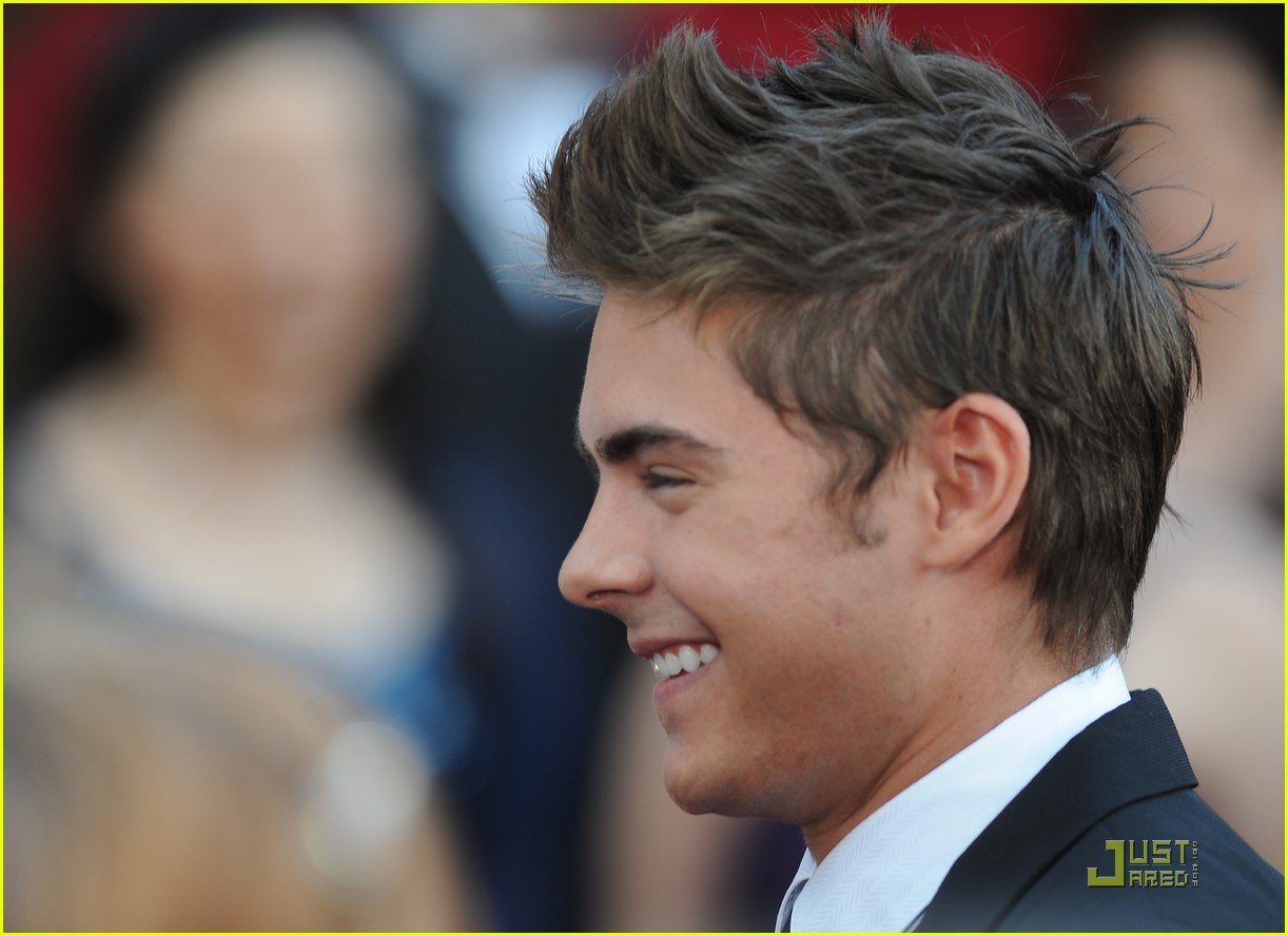 Zac Efron - Oscars 2010 Red Carpet: Photo 2432702 | 2010 Oscars, Zac ...