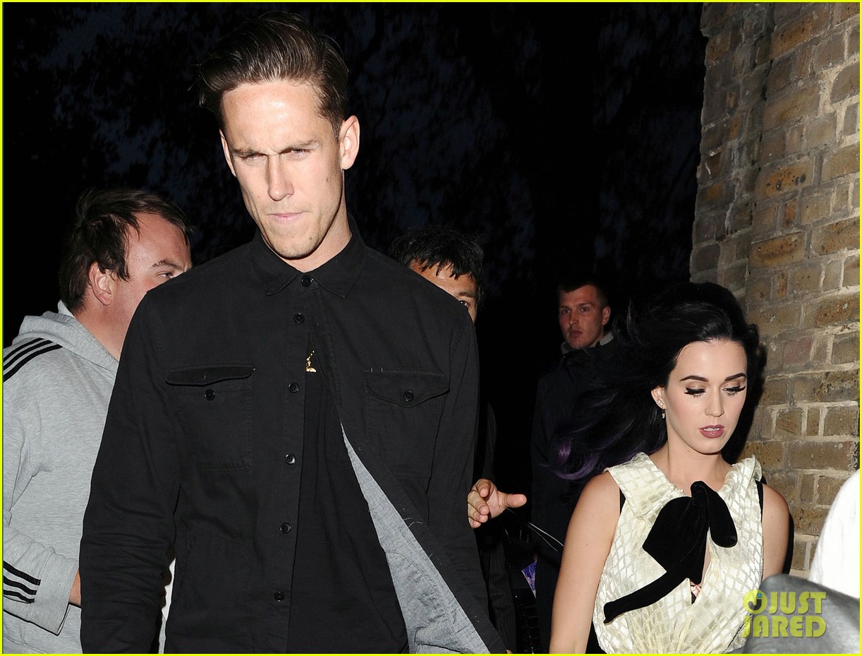 Pix :: Katy Perry & Robert @London Lovers!???? | Dek-D.com