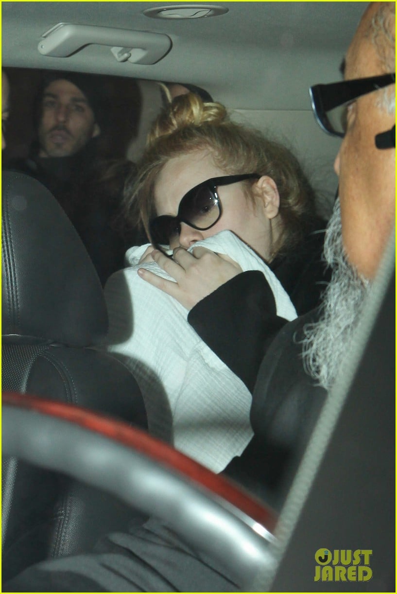 Adele & Baby Land in Los Angeles for Golden Globes: Photo 2788775 ...